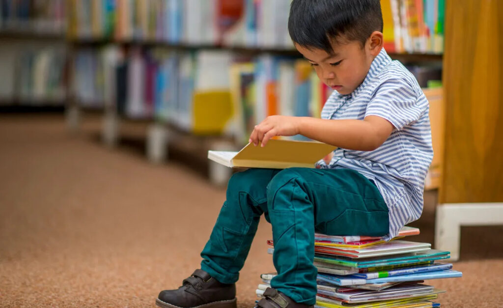5 Proven Ways to Ignite Your Child's Love for Reading | LionStory